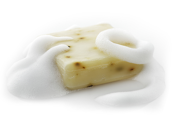 Chemijos būrelio mokiniai susiskirstė į grupes ir gamino muilą pagal ...